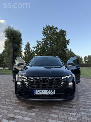 Black Hyundai Tucson 2022 in Riga, with an engine capacity of 1.60 L and mileage of 63 thousand km for 23000 €, photo 8 on AUTOMOTO.COM.LV
