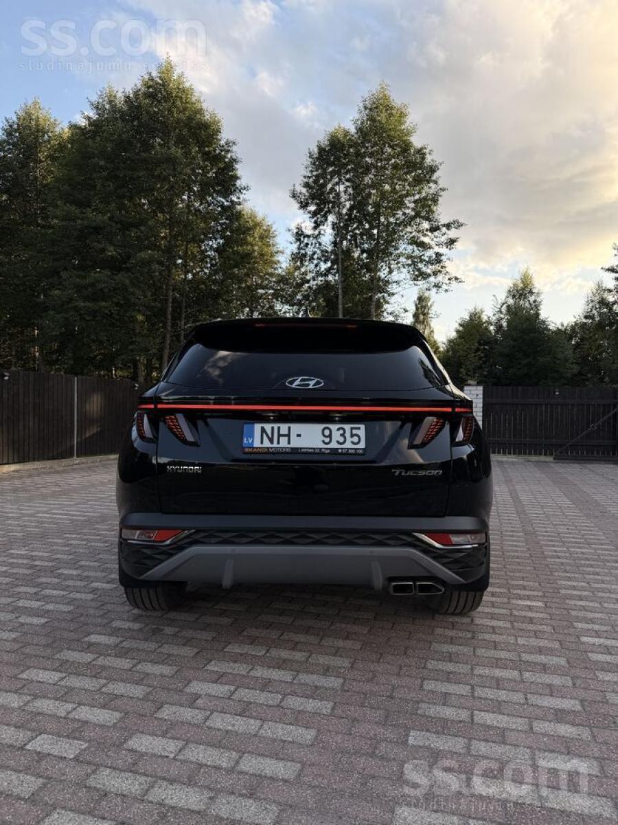 Black Hyundai Tucson 2022 in Riga, with an engine capacity of 1.60 L and mileage of 63 thousand km for 23000 €, photo 10 on AUTOMOTO.COM.LV