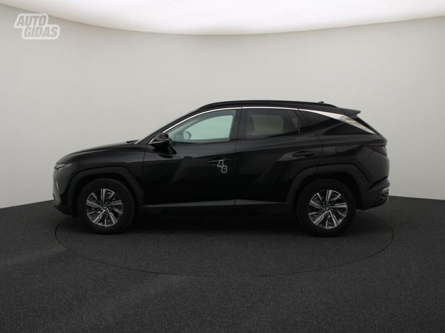 Black Hyundai Tucson 2023 in Vilnius, with an engine capacity of 1.60 L and mileage of 129 thousand km for 23199 €, photo 6 on AUTOMOTO.COM.LV