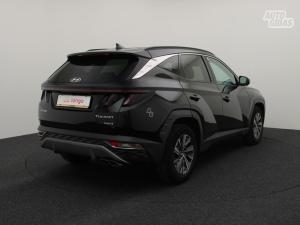Black Hyundai Tucson 2023 in Vilnius, with an engine capacity of 1.60 L and mileage of 129 thousand km for 23199 €, photo 8 on AUTOMOTO.COM.LV