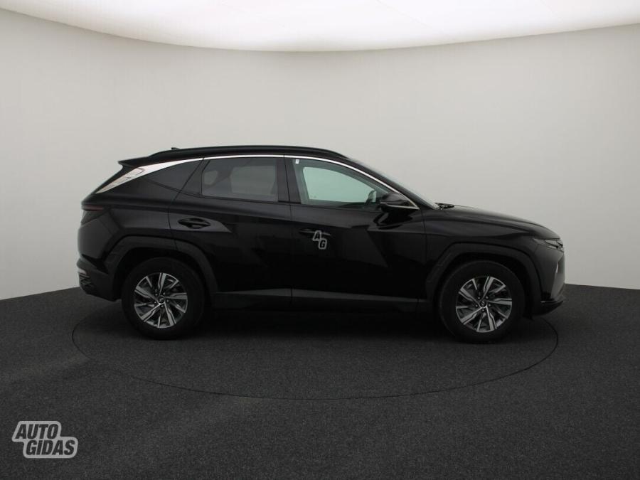 Black Hyundai Tucson 2023 in Vilnius, with an engine capacity of 1.60 L and mileage of 129 thousand km for 23199 €, photo 9 on AUTOMOTO.COM.LV