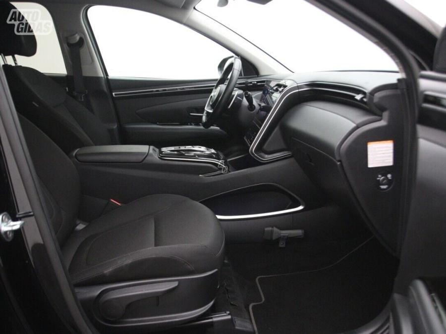 Black Hyundai Tucson 2023 in Vilnius, with an engine capacity of 1.60 L and mileage of 129 thousand km for 23199 €, photo 14 on AUTOMOTO.COM.LV