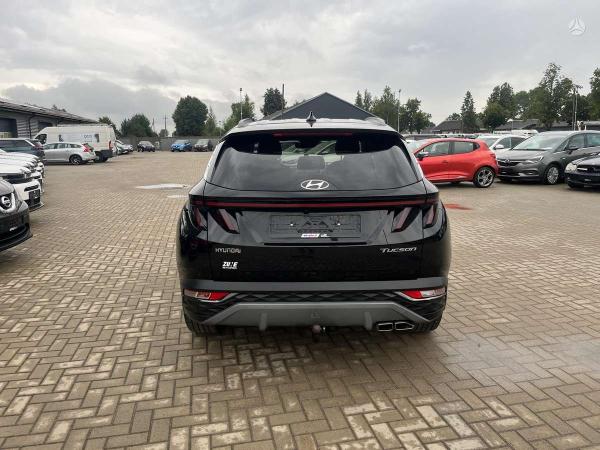 Black Hyundai Tucson 2023 in Taurage, with an engine capacity of 1.60 L and mileage of 114 thousand km for 17900 €, photo 6 on AUTOMOTO.COM.LV