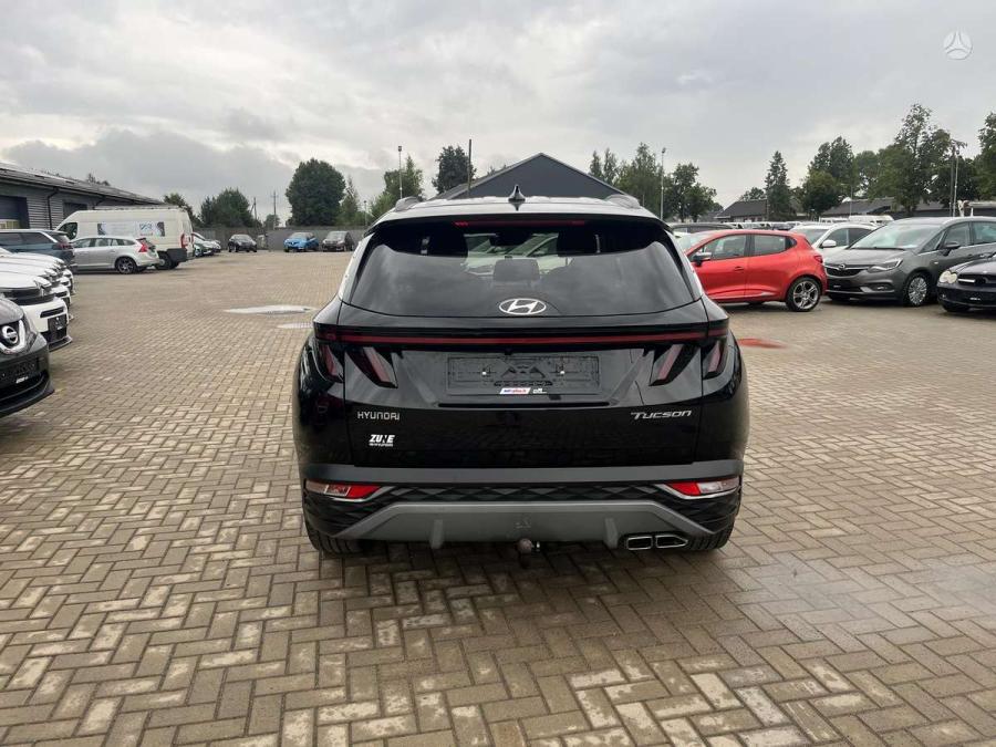 Black Hyundai Tucson 2023 in Taurage, with an engine capacity of 1.60 L and mileage of 114 thousand km for 17900 €, photo 7 on AUTOMOTO.COM.LV