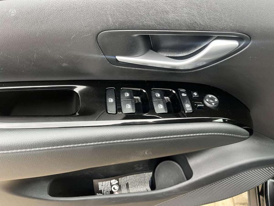 Black Hyundai Tucson 2023 in Taurage, with an engine capacity of 1.60 L and mileage of 114 thousand km for 17900 €, photo 15 on AUTOMOTO.COM.LV