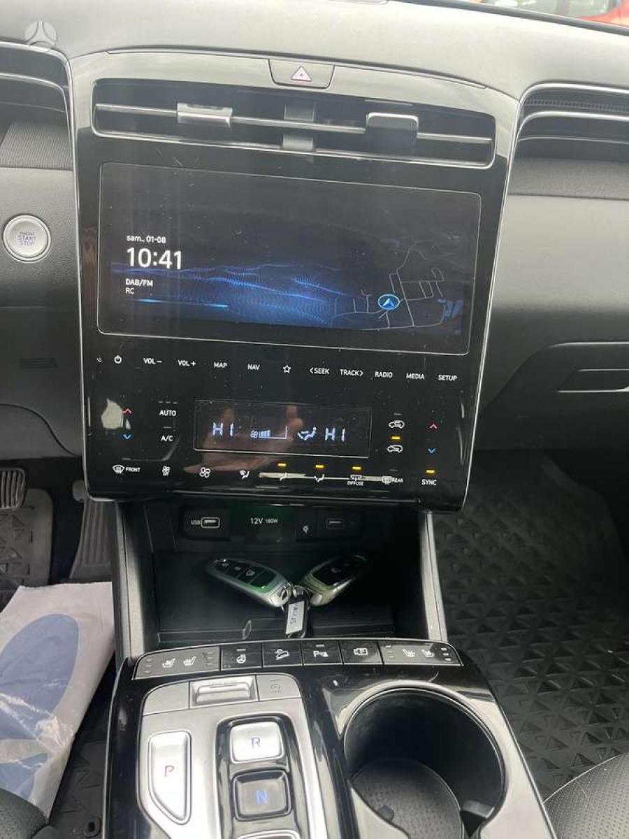 Black Hyundai Tucson 2023 in Taurage, with an engine capacity of 1.60 L and mileage of 114 thousand km for 17900 €, photo 21 on AUTOMOTO.COM.LV
