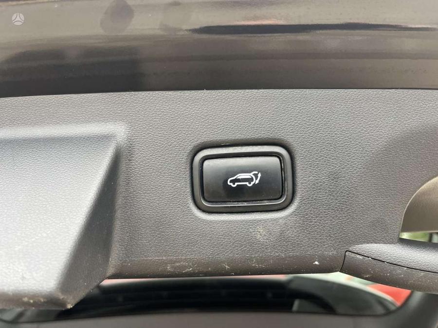 Black Hyundai Tucson 2023 in Taurage, with an engine capacity of 1.60 L and mileage of 114 thousand km for 17900 €, photo 31 on AUTOMOTO.COM.LV