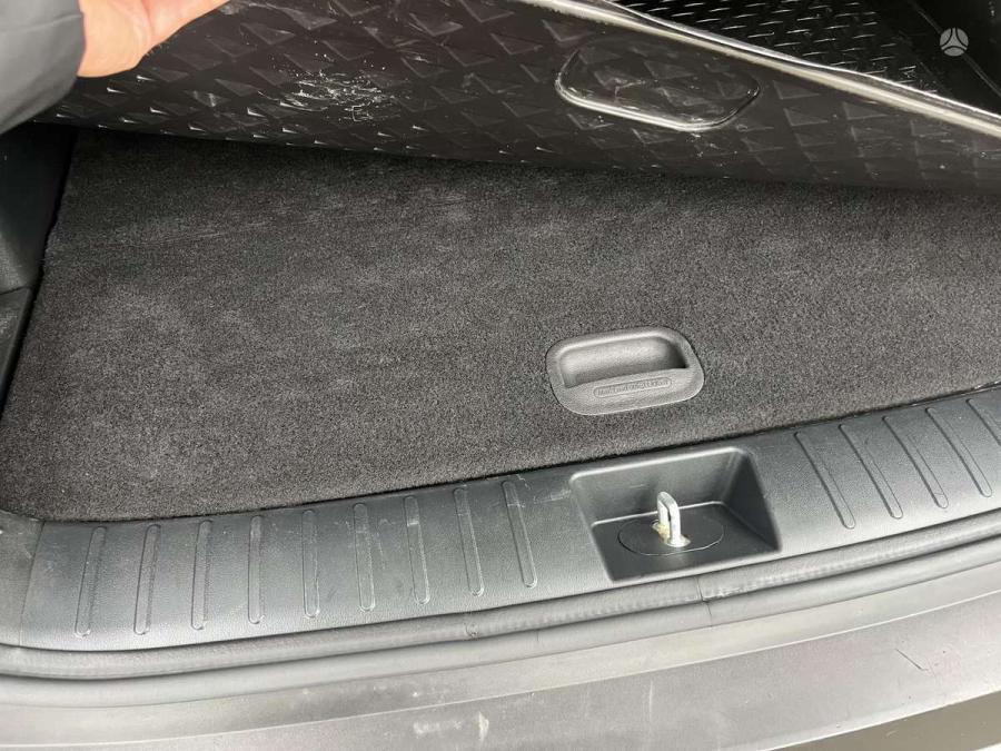 Black Hyundai Tucson 2023 in Taurage, with an engine capacity of 1.60 L and mileage of 114 thousand km for 17900 €, photo 33 on AUTOMOTO.COM.LV