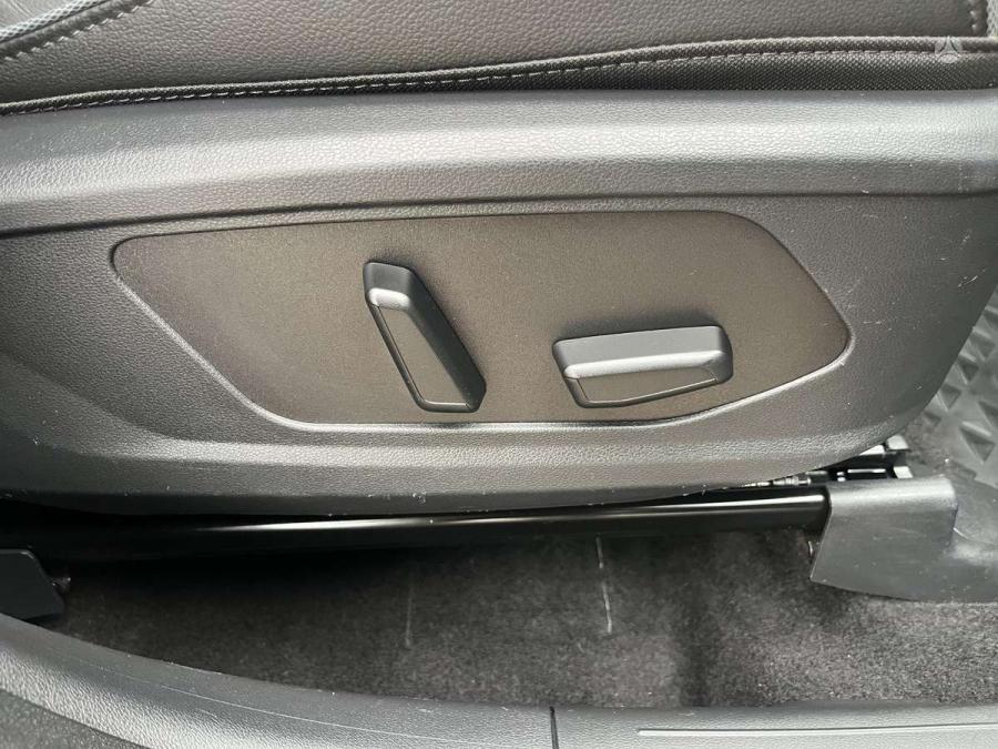 Black Hyundai Tucson 2023 in Taurage, with an engine capacity of 1.60 L and mileage of 114 thousand km for 17900 €, photo 39 on AUTOMOTO.COM.LV