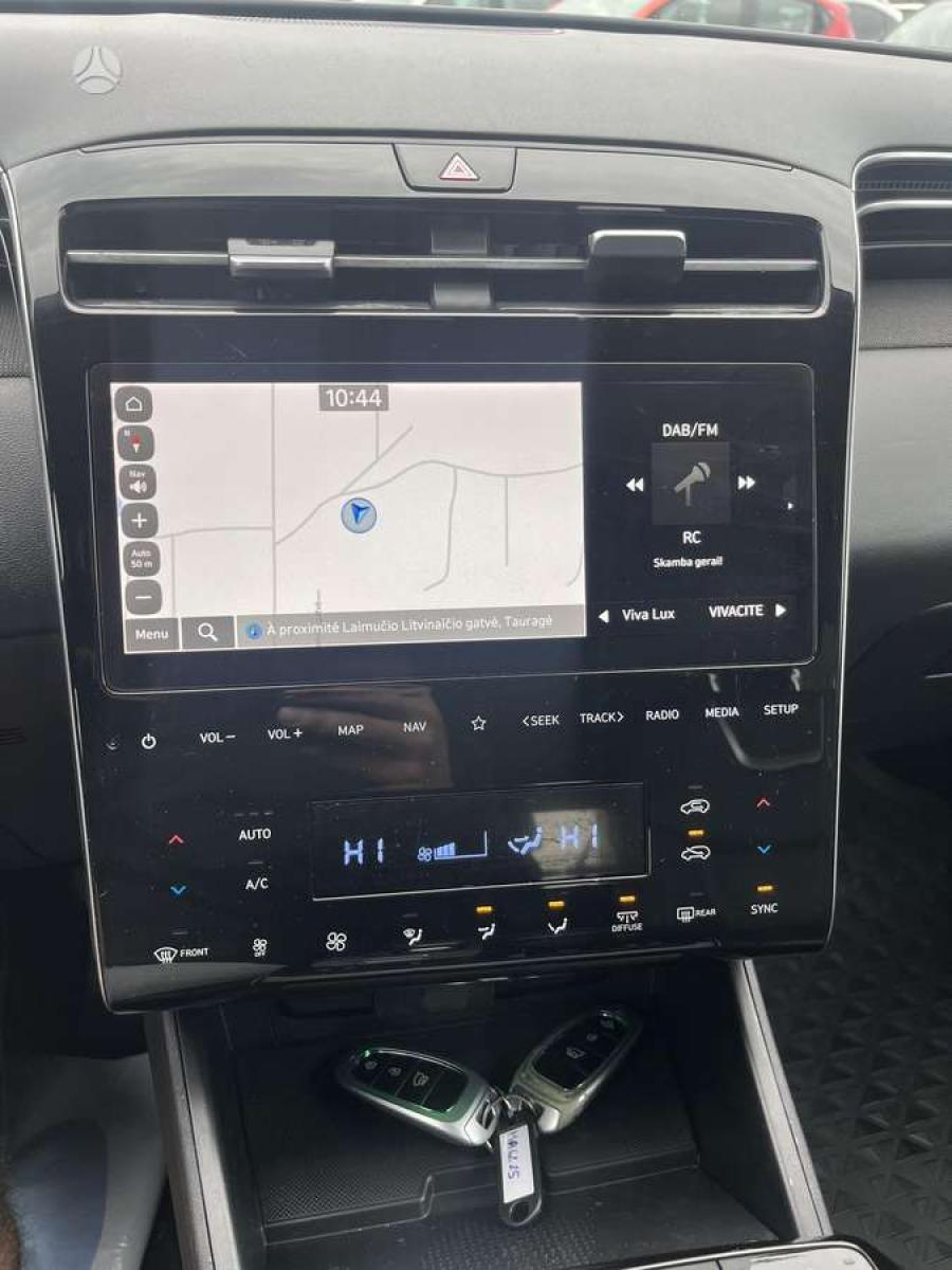 Black Hyundai Tucson 2023 in Taurage, with an engine capacity of 1.60 L and mileage of 114 thousand km for 17900 €, photo 42 on AUTOMOTO.COM.LV