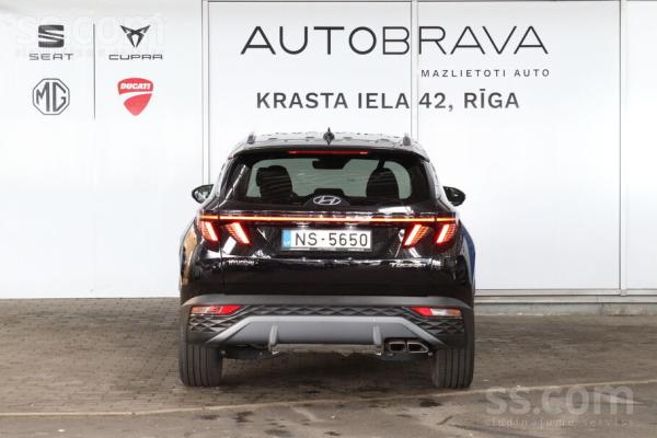 Melns Hyundai Tucson 2023 Rīga, ar dzinēja tilpumu 1.60 L un nobraukumu 17 tūkst. km par 25490 €, foto 8 vietnē AUTOMOTO.COM.LV