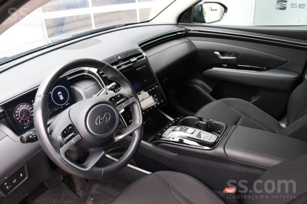 Melns Hyundai Tucson 2023 Rīga, ar dzinēja tilpumu 1.60 L un nobraukumu 17 tūkst. km par 25490 €, foto 10 vietnē AUTOMOTO.COM.LV