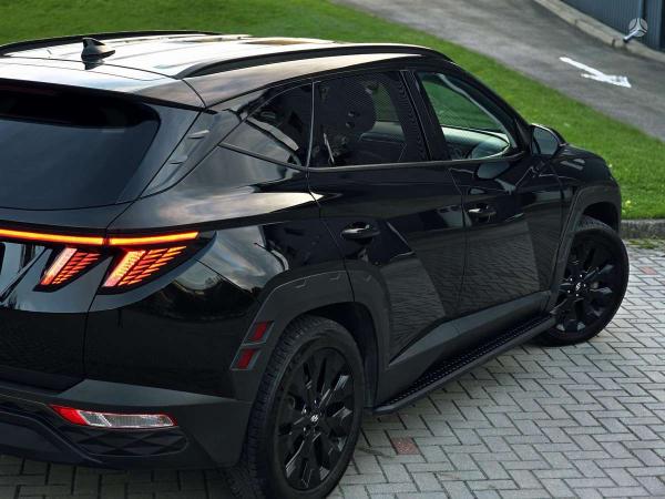Black Hyundai Tucson 2023 in Radviliskis, with an engine capacity of 2.50 L and mileage of 77 thousand km for 23500 €, photo 5 on AUTOMOTO.COM.LV