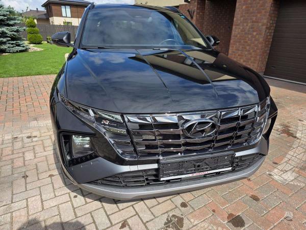 Black Hyundai Tucson 2024 in Siauliai, with an engine capacity of 1.60 L and mileage of 83 thousand km for 25700 €, photo 3 on AUTOMOTO.COM.LV