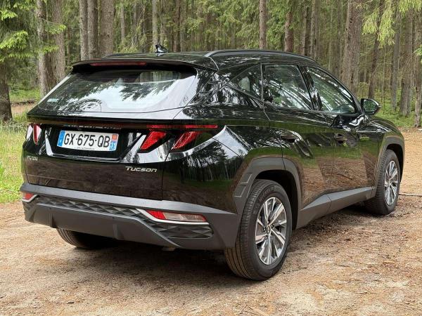 Melns Hyundai Tucson 2024 Tauragė, ar dzinēja tilpumu 1.60 L un nobraukumu 157 tūkst. km par 19500 €, foto 5 vietnē AUTOMOTO.COM.LV