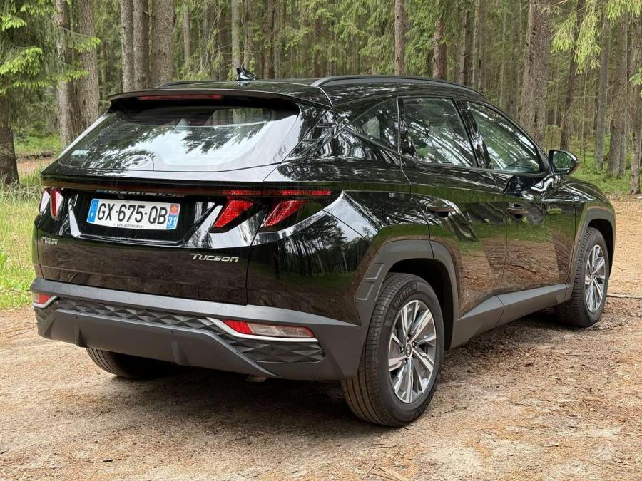 Melns Hyundai Tucson 2024 Tauragė, ar dzinēja tilpumu 1.60 L un nobraukumu 157 tūkst. km par 19500 €, foto 6 vietnē AUTOMOTO.COM.LV
