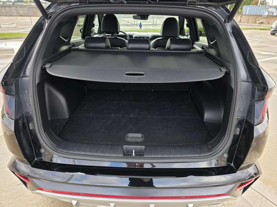 Black Hyundai Tucson 2024 in Siauliai, with an engine capacity of 1.60 L and mileage of 84 thousand km for 25750 €, photo 23 on AUTOMOTO.COM.LV