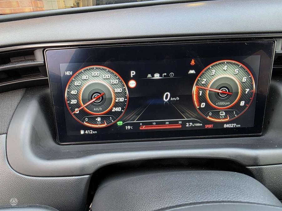 Black Hyundai Tucson 2024 in Siauliai, with an engine capacity of 1.60 L and mileage of 84 thousand km for 25750 €, photo 31 on AUTOMOTO.COM.LV