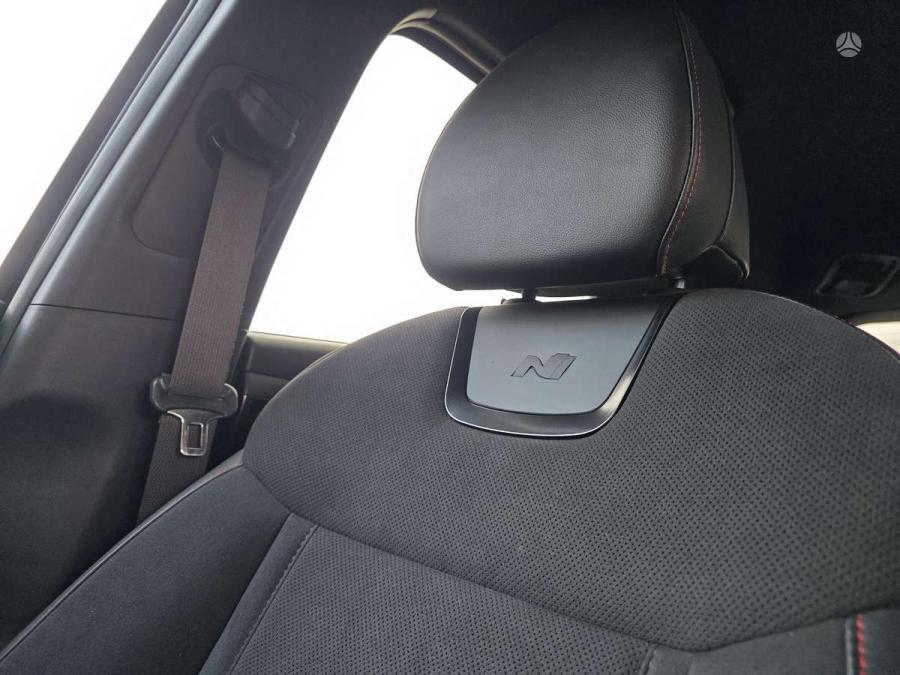 Black Hyundai Tucson 2024 in Siauliai, with an engine capacity of 1.60 L and mileage of 84 thousand km for 25750 €, photo 36 on AUTOMOTO.COM.LV