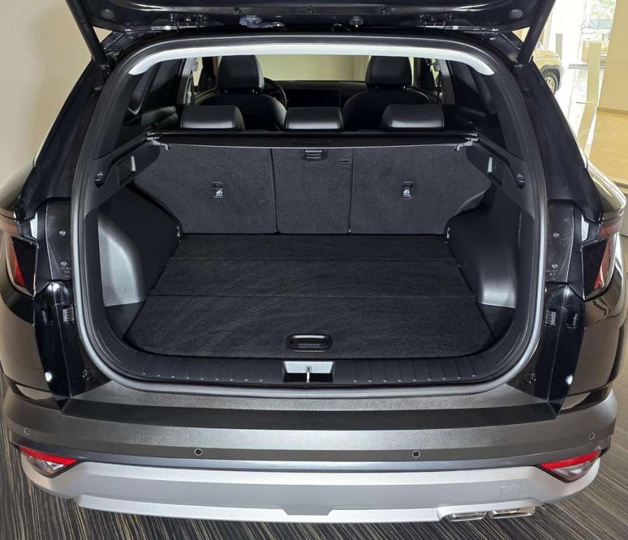 Melns Hyundai Tucson 2025 Šauļi, ar dzinēja tilpumu 1.60 L un nobraukumu 9 tūkst. km par 30900 €, foto 12 vietnē AUTOMOTO.COM.LV