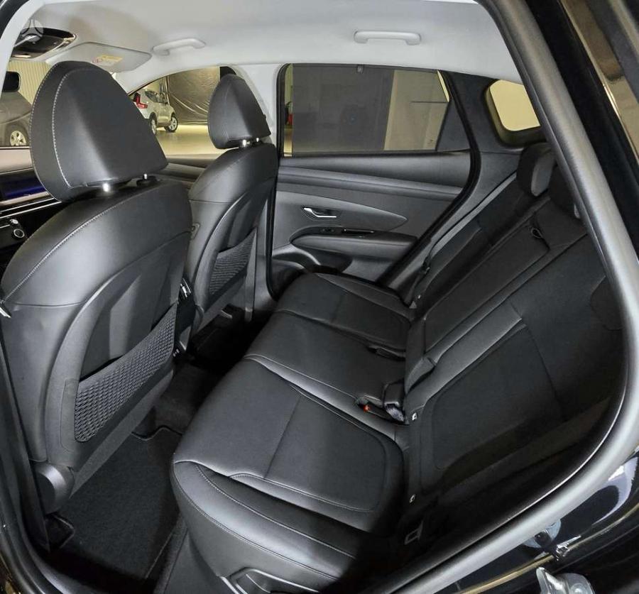 Melns Hyundai Tucson 2025 Šauļi, ar dzinēja tilpumu 1.60 L un nobraukumu 9 tūkst. km par 30900 €, foto 31 vietnē AUTOMOTO.COM.LV