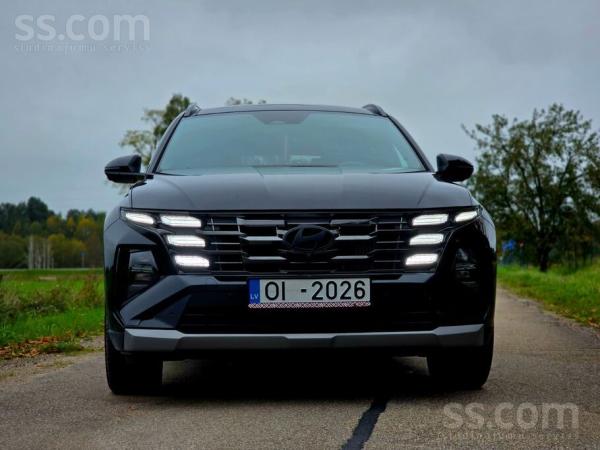 Black Hyundai Tucson 2025 in Riga, with an engine capacity of 1.60 L and mileage of 37 thousand km for 34950 €, photo 1 on AUTOMOTO.COM.LV
