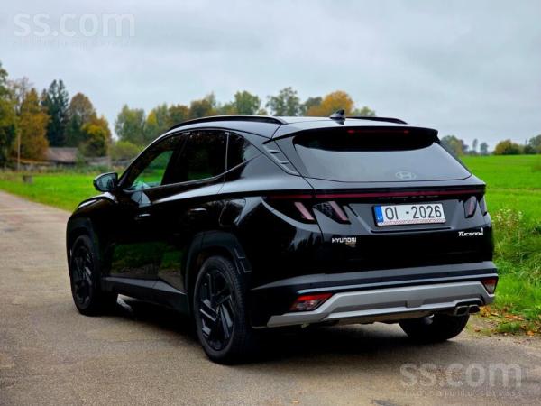 Black Hyundai Tucson 2025 in Riga, with an engine capacity of 1.60 L and mileage of 37 thousand km for 34950 €, photo 5 on AUTOMOTO.COM.LV
