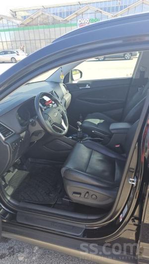 Melns Hyundai Tucson 2017 Rīga, ar dzinēja tilpumu 1.70 L un nobraukumu 207 tūkst. km par 12100 €, foto 4 vietnē AUTOMOTO.COM.LV