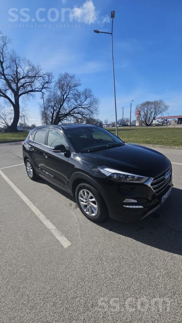Melns Hyundai Tucson 2017 Rīga, ar dzinēja tilpumu 1.70 L un nobraukumu 207 tūkst. km par 12100 €, foto 4 vietnē AUTOMOTO.COM.LV