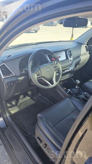 Melns Hyundai Tucson 2017 Rīga, ar dzinēja tilpumu 1.70 L un nobraukumu 207 tūkst. km par 12100 €, foto 8 vietnē AUTOMOTO.COM.LV
