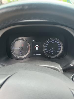 Black Hyundai Tucson 2017 in Narva, with an engine capacity of 1.70 L and mileage of 201 thousand km for 12499 €, photo 9 on AUTOMOTO.COM.LV