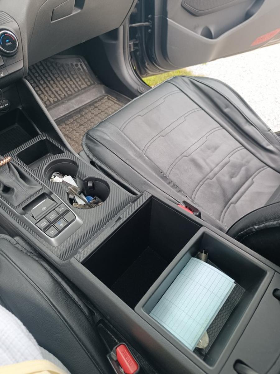 Black Hyundai Tucson 2017 in Narva, with an engine capacity of 1.70 L and mileage of 201 thousand km for 12499 €, photo 21 on AUTOMOTO.COM.LV