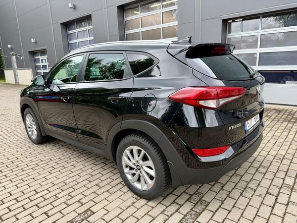Black Hyundai Tucson 2018 in Tartu, with an engine capacity of 1.60 L and mileage of 71 thousand km for 13490 €, photo 4 on AUTOMOTO.COM.LV