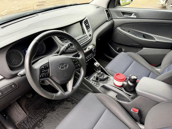 Black Hyundai Tucson 2018 in Tartu, with an engine capacity of 1.60 L and mileage of 71 thousand km for 13490 €, photo 9 on AUTOMOTO.COM.LV