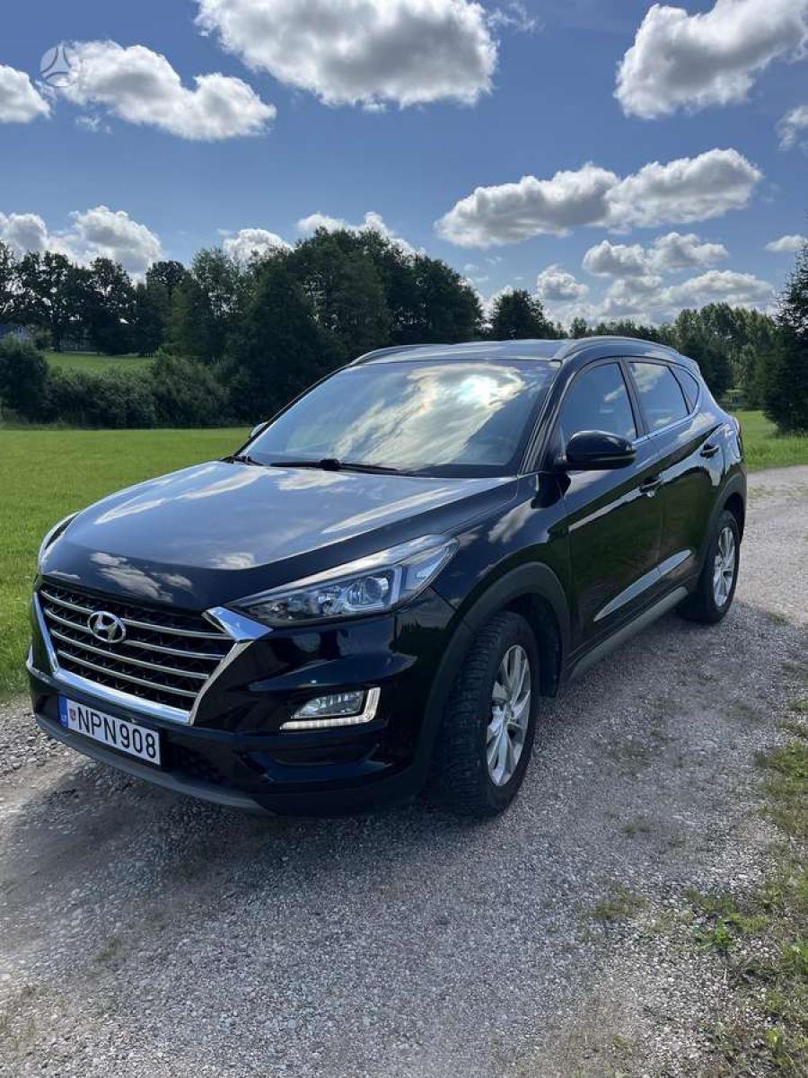 Black Hyundai Tucson 2018 in Utena, with an engine capacity of 1.60 L and mileage of 89 thousand km for 13800 €, photo 1 on AUTOMOTO.COM.LV