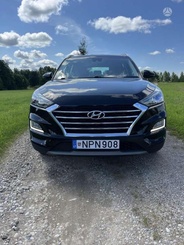 Black Hyundai Tucson 2018 in Utena, with an engine capacity of 1.60 L and mileage of 89 thousand km for 13800 €, photo 2 on AUTOMOTO.COM.LV