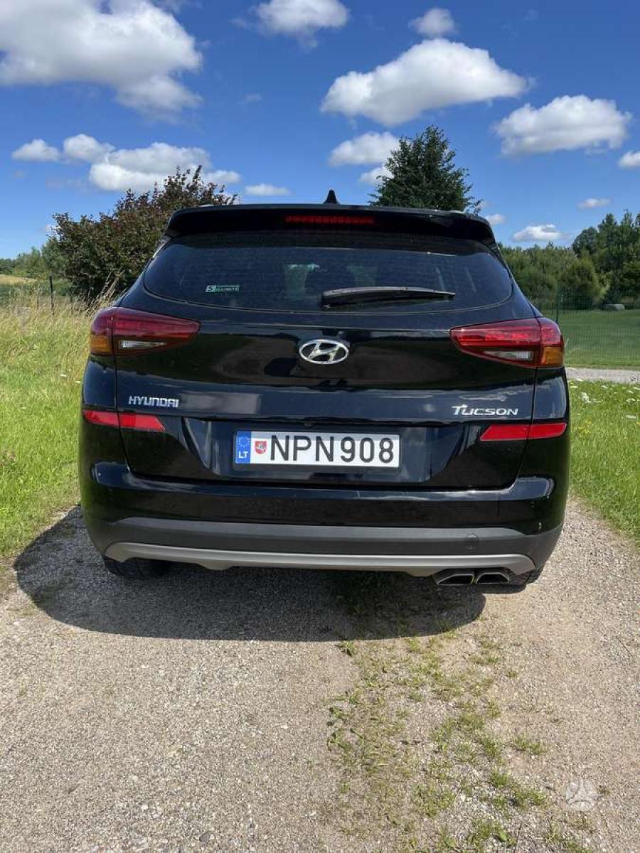Black Hyundai Tucson 2018 in Utena, with an engine capacity of 1.60 L and mileage of 89 thousand km for 13800 €, photo 6 on AUTOMOTO.COM.LV