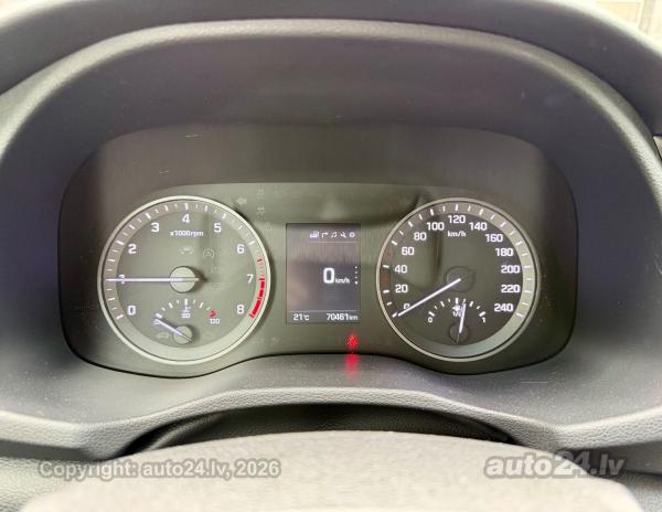 Black Hyundai Tucson 2018 in Tartu, with an engine capacity of 1.60 L and mileage of 72 thousand km for 12990 €, photo 10 on AUTOMOTO.COM.LV
