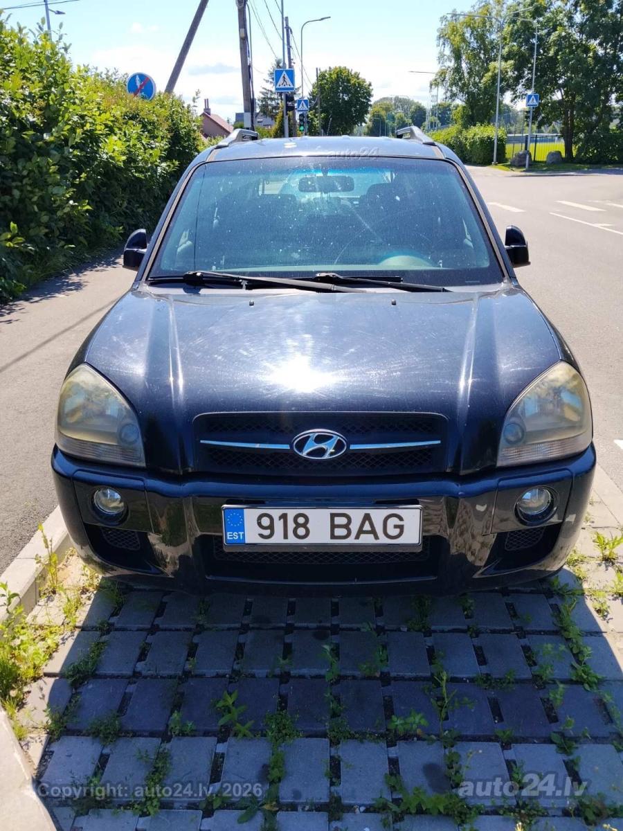 Black Hyundai Tucson 2007 in Maardu, with an engine capacity of 2.00 L and mileage of 225 thousand km for 1790 €, photo 3 on AUTOMOTO.COM.LV
