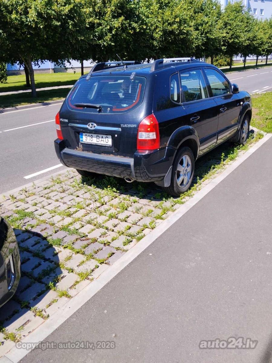 Black Hyundai Tucson 2007 in Maardu, with an engine capacity of 2.00 L and mileage of 225 thousand km for 1790 €, photo 5 on AUTOMOTO.COM.LV