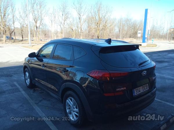 Black Hyundai Tucson 2019 in Tallinn, with an engine capacity of 1.60 L and mileage of 100 thousand km for 14700 €, photo 5 on AUTOMOTO.COM.LV