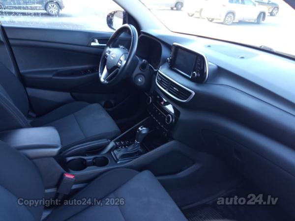 Black Hyundai Tucson 2019 in Tallinn, with an engine capacity of 1.60 L and mileage of 100 thousand km for 14700 €, photo 6 on AUTOMOTO.COM.LV