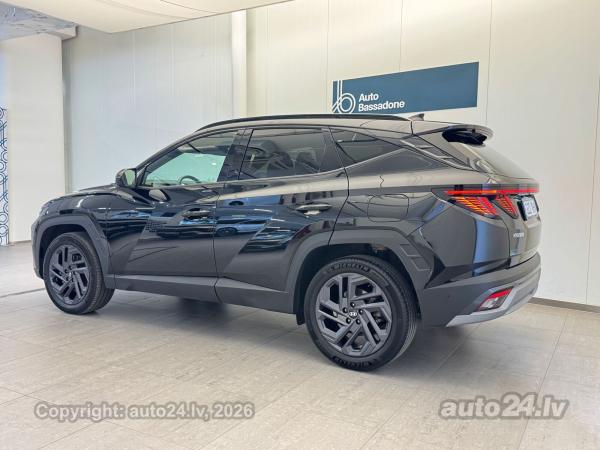 Black Hyundai Tucson 2024 in Tallinn, with an engine capacity of 1.60 L and mileage of 46 thousand km for 34900 €, photo 4 on AUTOMOTO.COM.LV