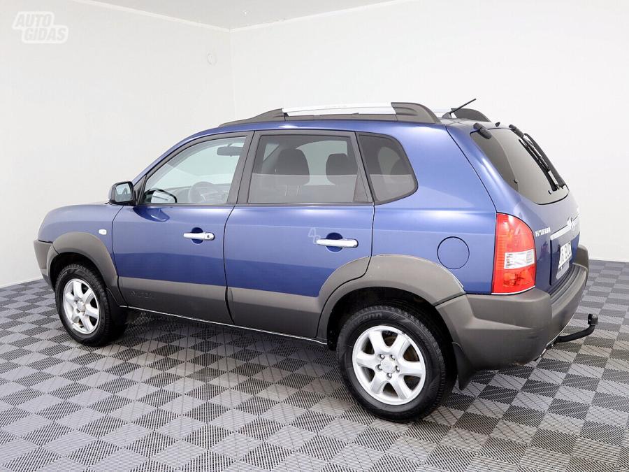 Blue Hyundai Tucson 2005 in Tallinn, with an engine capacity of 2.00 L and mileage of 339 thousand km for 1499 €, photo 4 on AUTOMOTO.COM.LV