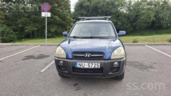 Hyundai Tucson 2005 Rīga vietnē Zils Hyundai Tucson 2005 Rīga, ar dzinēja tilpumu 2.00 L un nobraukumu 253 tūkst. km par 2099 €, foto 3 vietnē AUTOMOTO.COM.LV