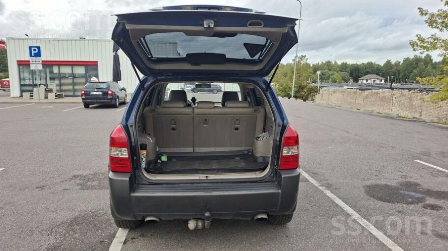 Zils Hyundai Tucson 2005 Rīga, ar dzinēja tilpumu 2.00 L un nobraukumu 253 tūkst. km par 2099 €, foto 9 vietnē AUTOMOTO.COM.LV