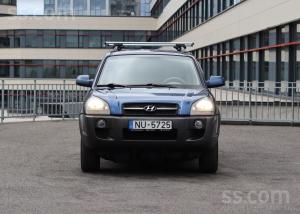 Zils Hyundai Tucson 2005 Rīga, ar dzinēja tilpumu 2.00 L un nobraukumu 254 tūkst. km par 2580 €, foto 3 vietnē AUTOMOTO.COM.LV