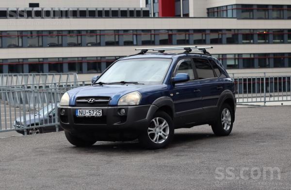 Хендай Туксон 2005 в Рига на AUTOMOTO.COM.LV Синий Хендай Туксон 2005 в Рига, объемом двигателя 2.00 л и пробегом 254 тыс. км за 2580 €, фото 4 на AUTOMOTO.COM.LV