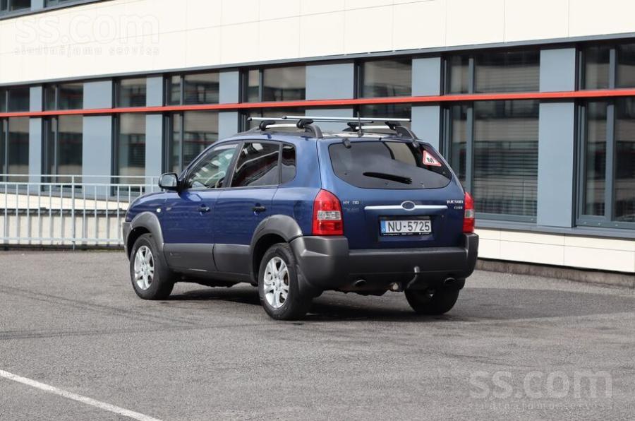 Zils Hyundai Tucson 2005 Rīga, ar dzinēja tilpumu 2.00 L un nobraukumu 254 tūkst. km par 2580 €, foto 5 vietnē AUTOMOTO.COM.LV