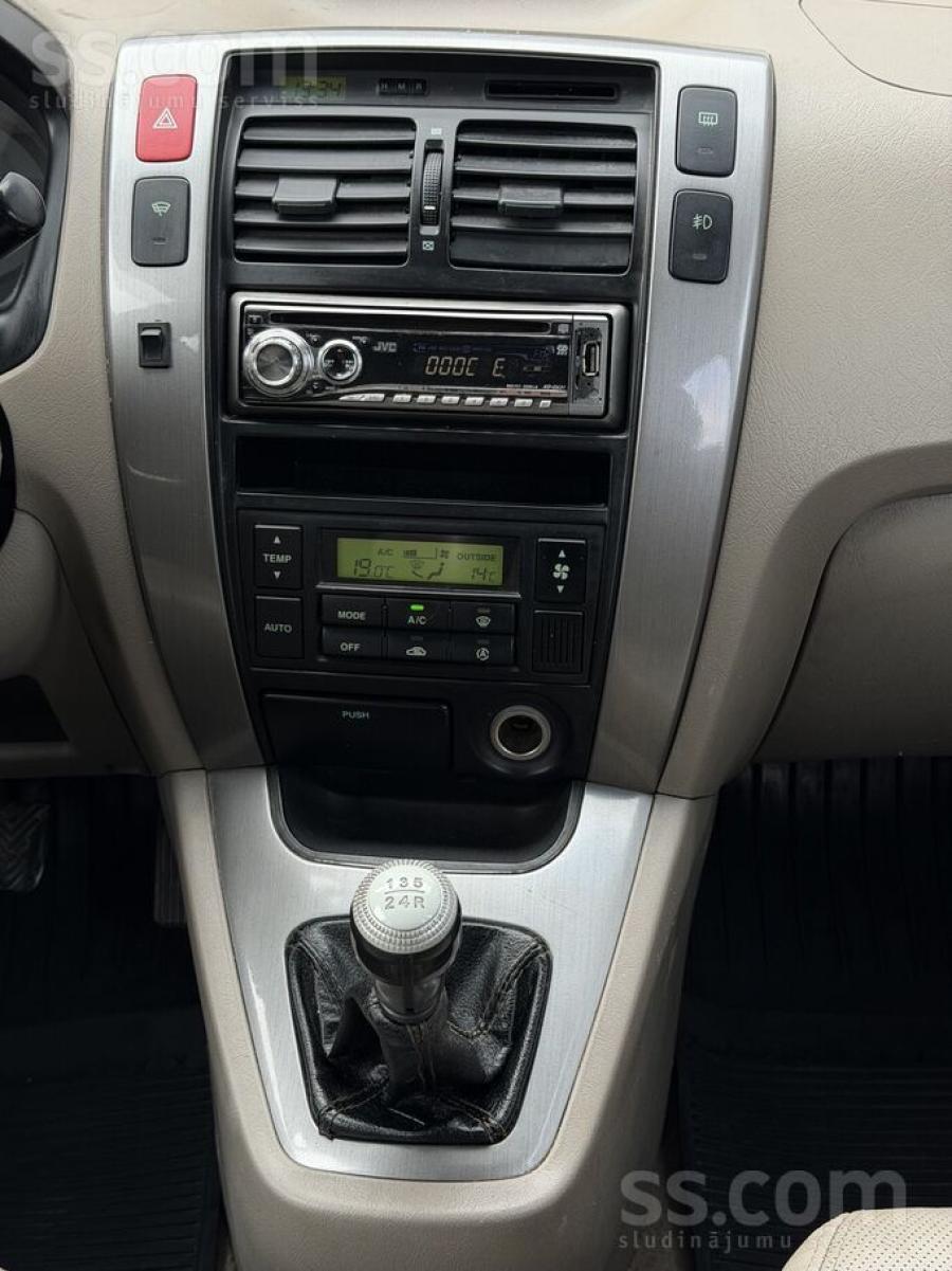 Zils Hyundai Tucson 2005 Rīga, ar dzinēja tilpumu 2.00 L un nobraukumu 254 tūkst. km par 2580 €, foto 13 vietnē AUTOMOTO.COM.LV
